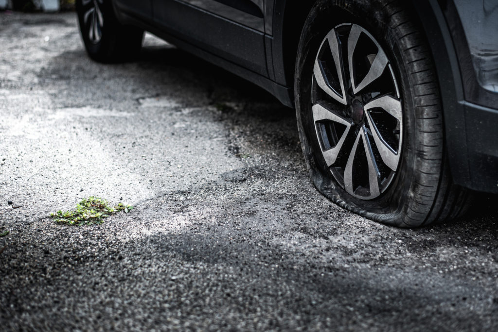 Crevaison des pneus, que faire ? - EA PNEU